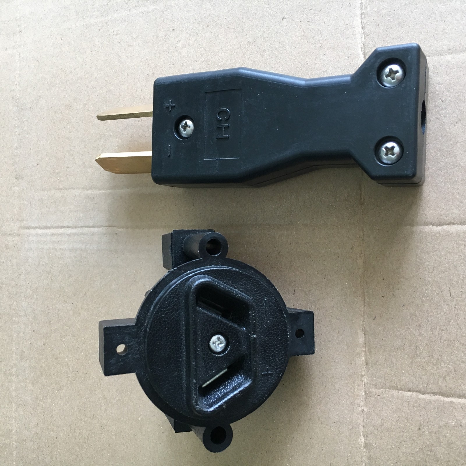 Club Car Crow Foot 2 Prong Charger Plug and Receptacle | 36V Crowfoot ...