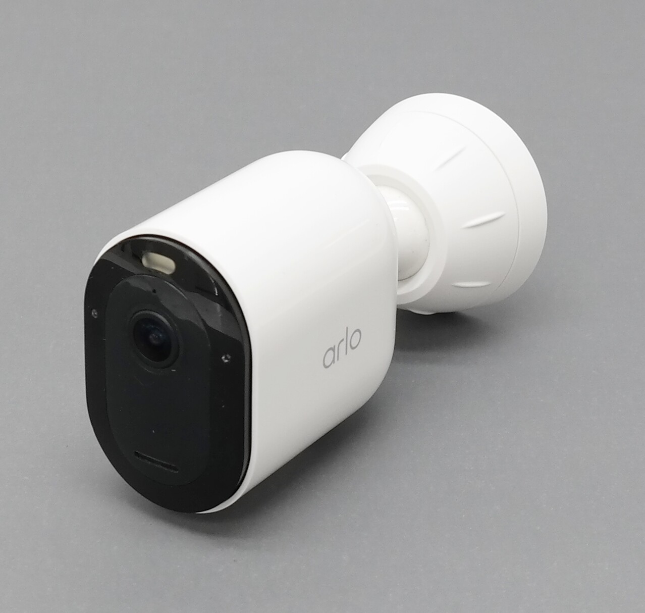 Arlo Pro 4 VMC4041P Spotlight Indoor/Outdoor Wire-Free Camera | eBay