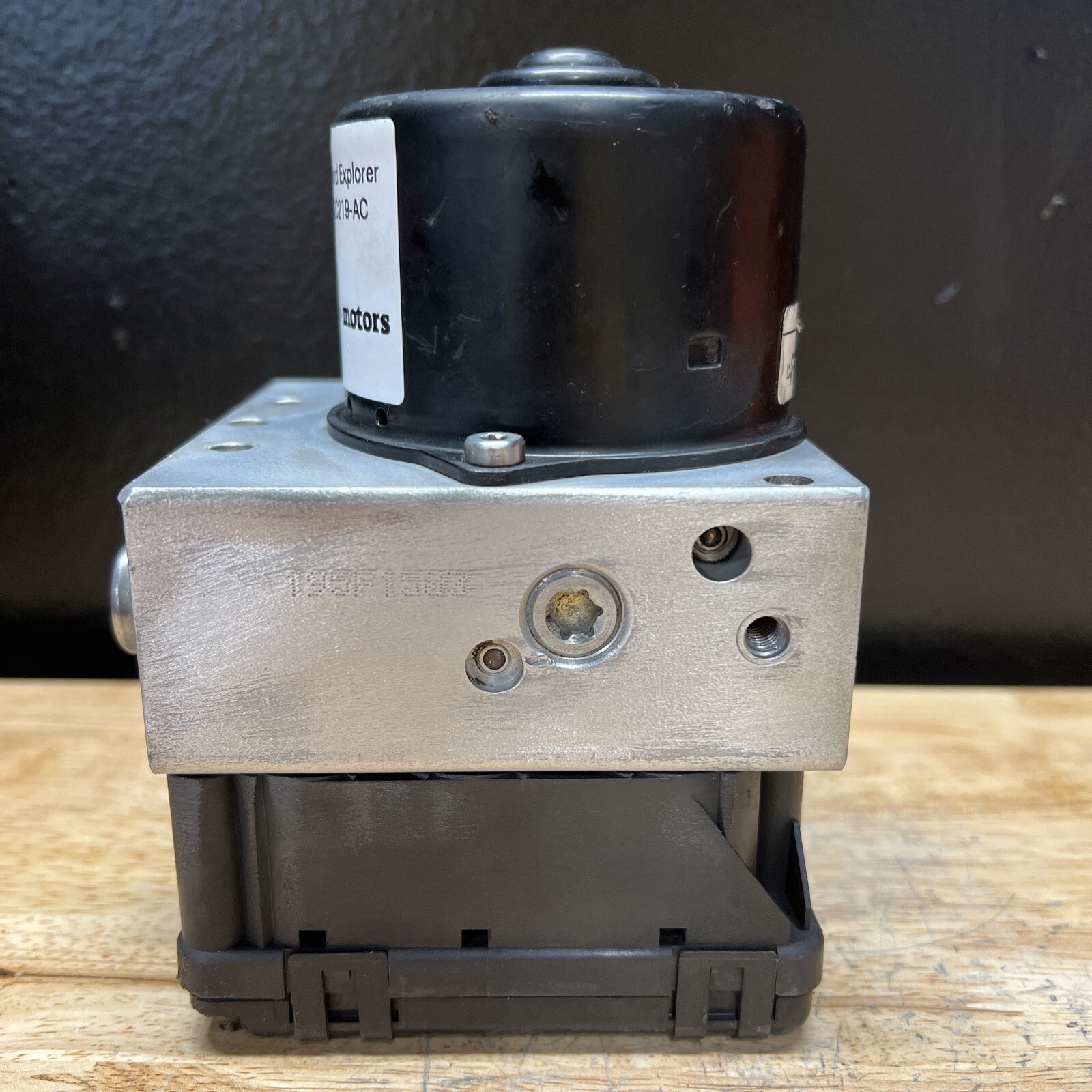 1999-2001 Ford Explorer ABS Pump Control OEM XL2T2C219AC Module 23 15c2 ...