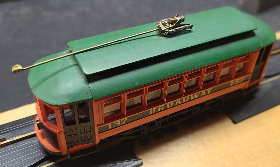 TYCO, #214G, BROADWAY POWERED TROLLEY CAR #137, GAY NINETIES, PLASTIC ...