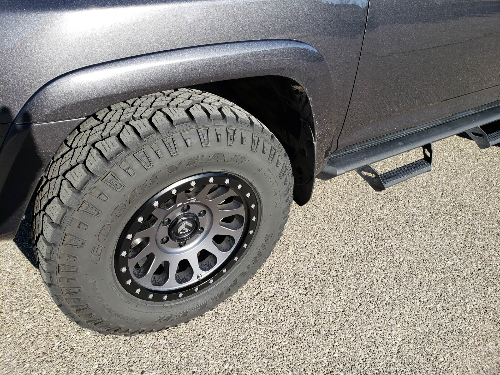 17" Fuel Vector D601 Wheels for Toyota FJ Tacoma Nissan GMC Chevrolet ...