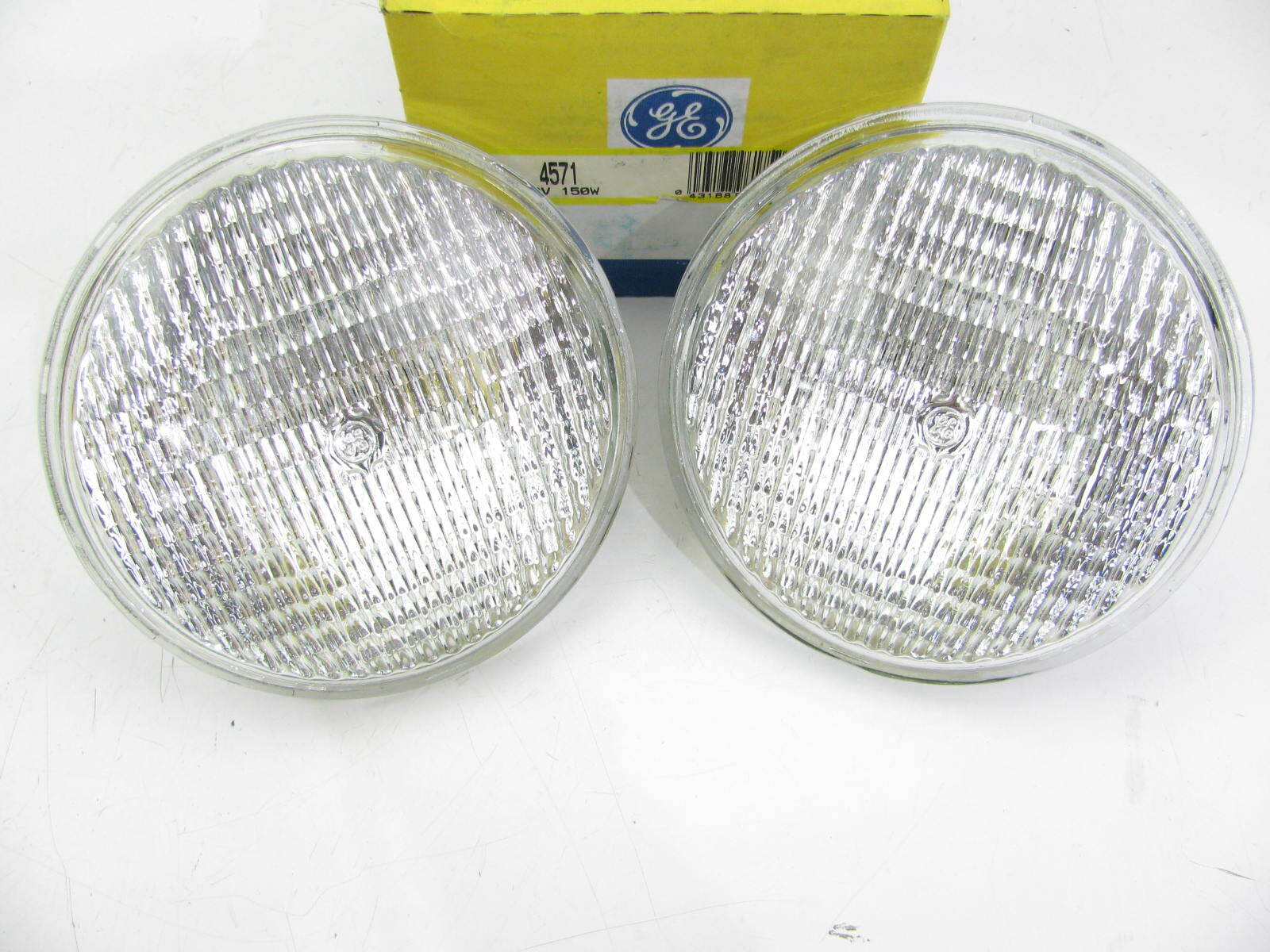 (2) GE 4571 150W 28V PAR46 Sealed Beam Light Bulbs | eBay
