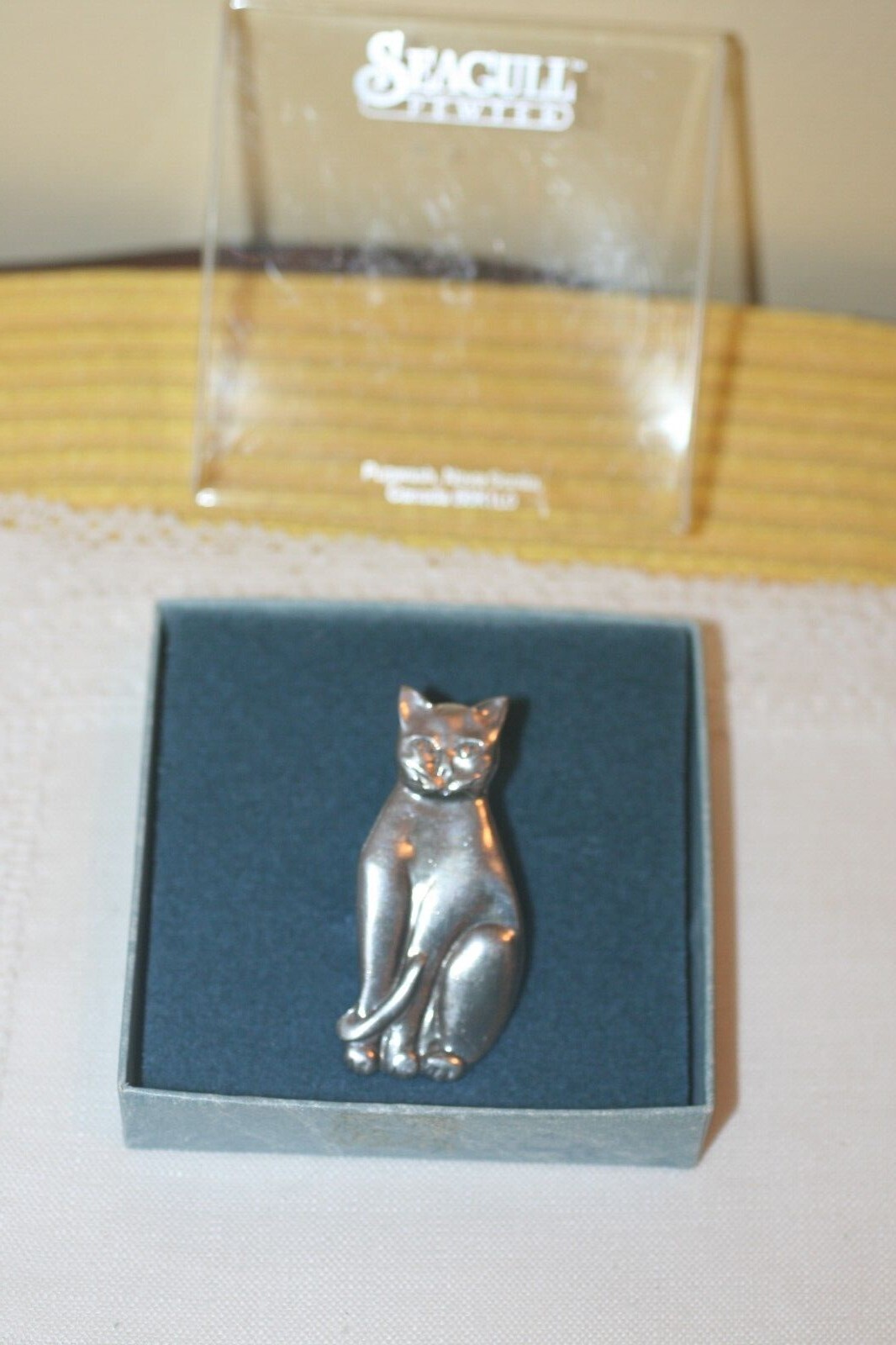 SEAGULL PEWTER CAT BROOCH PIN IN ORIGINAL BOX FROM NOVA SCOTIA ,CANADA ...