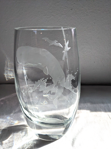 Rare PERRY COYLE Etched Art Glass ~ WHALE WITH SEAGULLS ~ Vase 8” X 5.5 ...