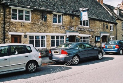 Photo 6x4 The Three Pigeons (1), 31-33 Woodgreen, Witney Popular pub in ...