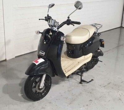 2020 DIRECT BIKES DB50 RETRO 50cc Moped Damaged, 2 Keys,Turns Over ...
