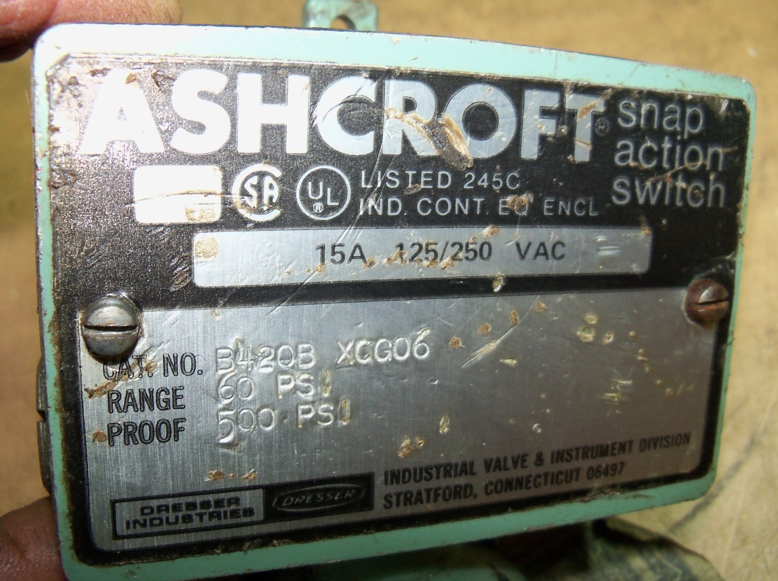 USED ASHCROFT Snap Action PRESSURE SWITCH 60psi B420B (XCG06) Dresser ...