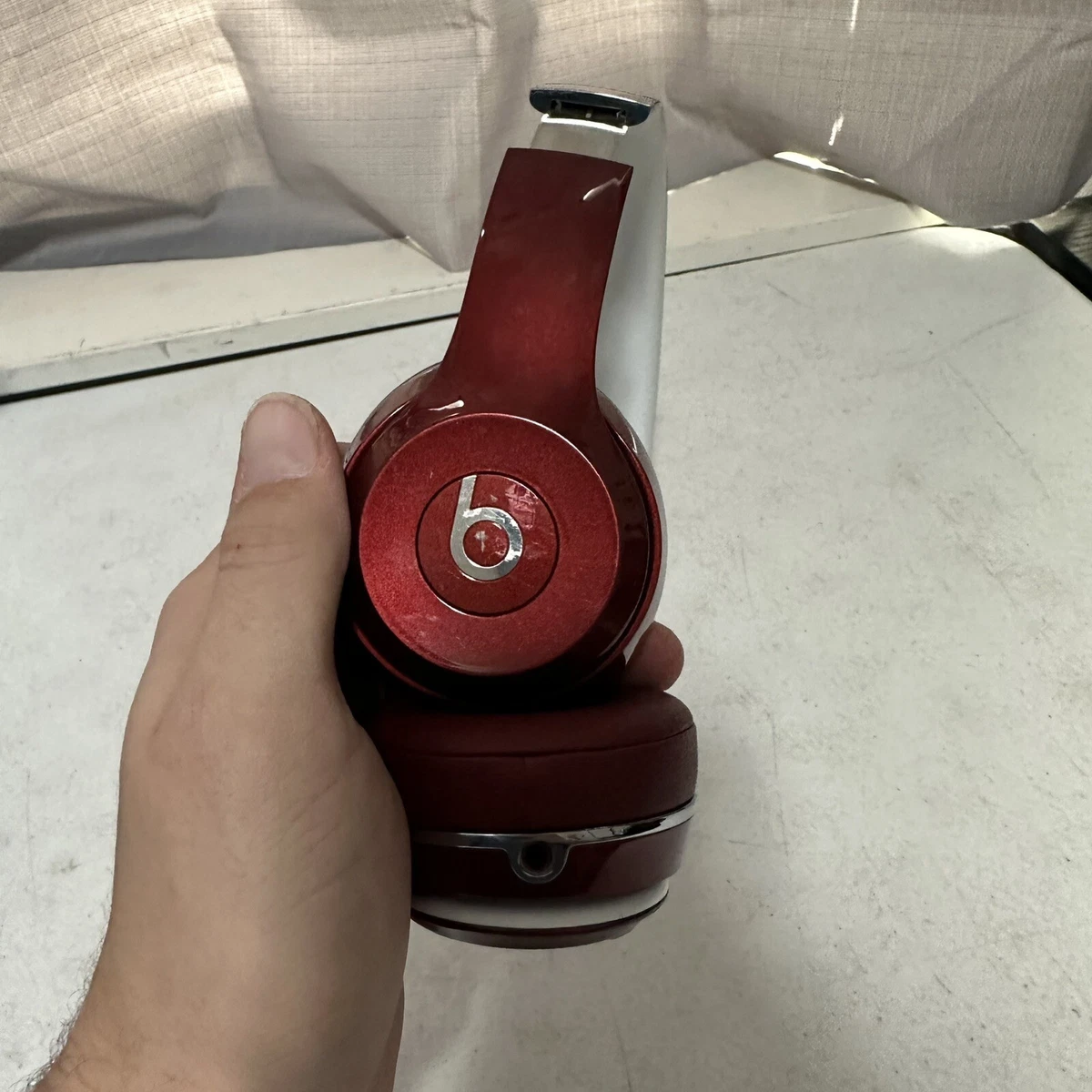 Red Solo Beats With Hands