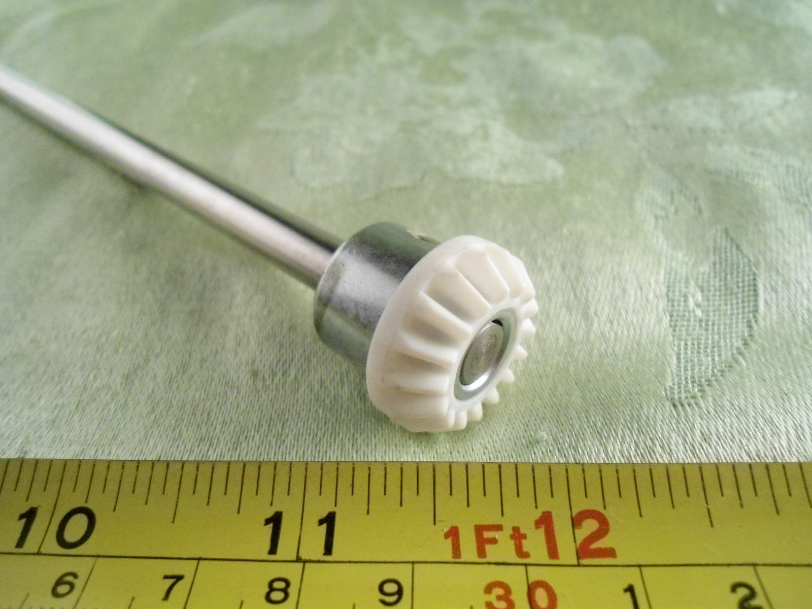 New Vertical Gear with Shaft # 445491 fits SINGER 242 247 248 252 257 ...