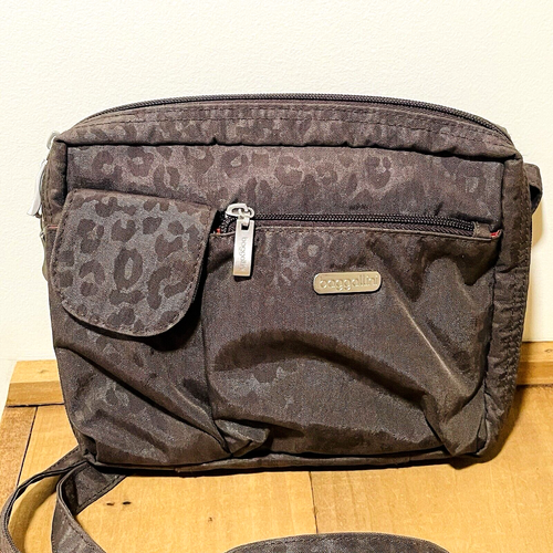 Baggallini Leopard Cheetah Print Crossbody Bag Nylon 9" x 7" Zip Brown ...