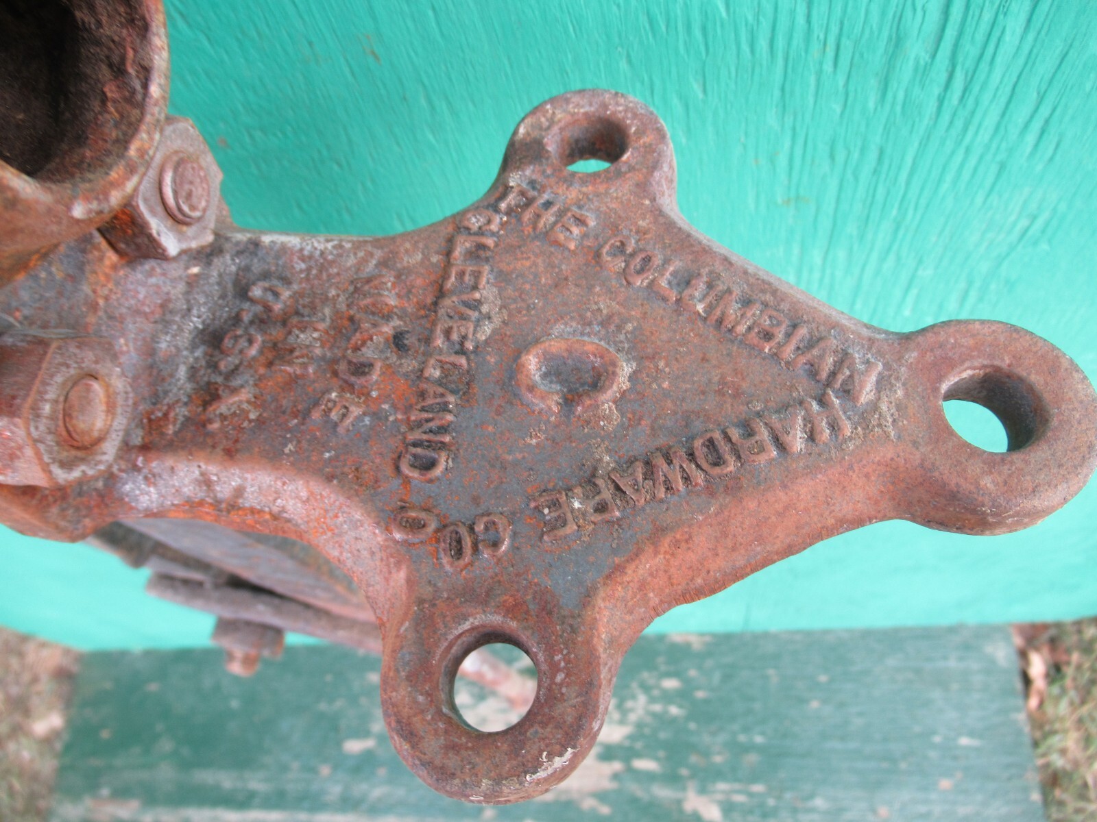 Vintage Blacksmith COLUMBIA Weighs 50 Pounds Post Leg Stump Vise WITH 4 ...