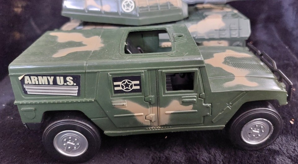 Plastic toy army tank and Jeep lot army men | eBay