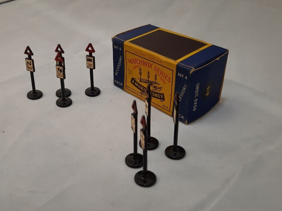 Matchbox Lesney Accessory Pack No. 4 (A-4) Road Signs Complete With ...