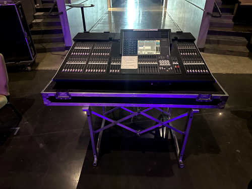 Yamaha M7CL-48ES 48-Channel EtherSound Digital Audio Mixer w/ Road Case ...