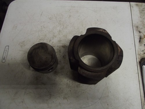 Wisconsin Engine V465D Left Front Jug & Piston | eBay