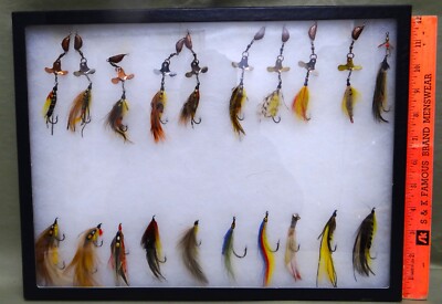 Vintage Hand Made Salmon/Muskie Streamer Lures in 16" x 12" Riker Case ...