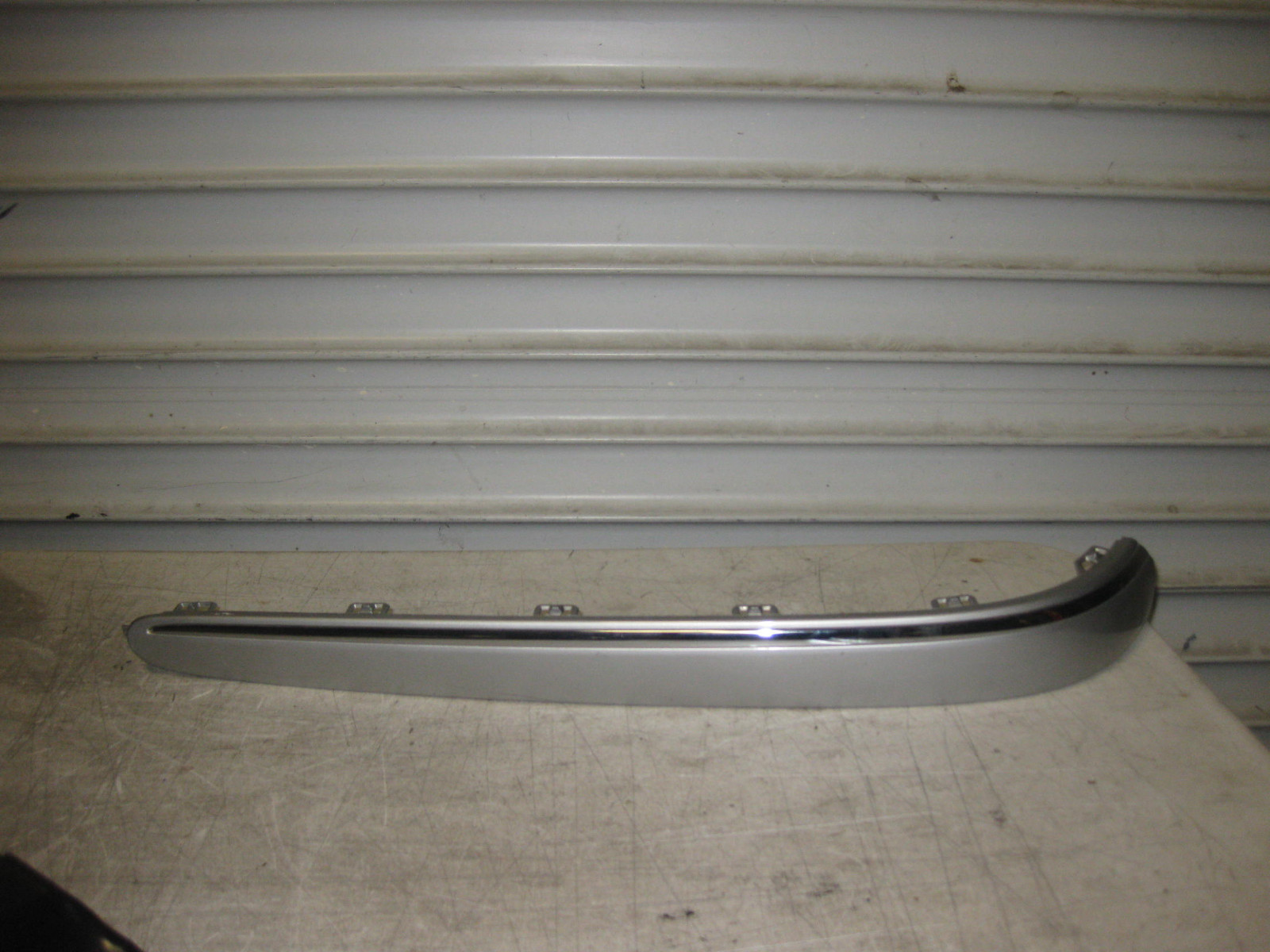 2003-2006 MERCEDES E350 E500 E63 DRIVER LEFT REAR BUMPER MOLDING ...