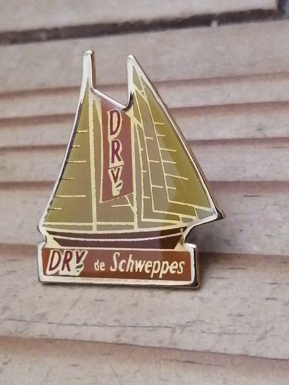 Pin's Pins Pin Enamel" Boisson Jus Limonade "Dry De SCHWEPPES" | eBay