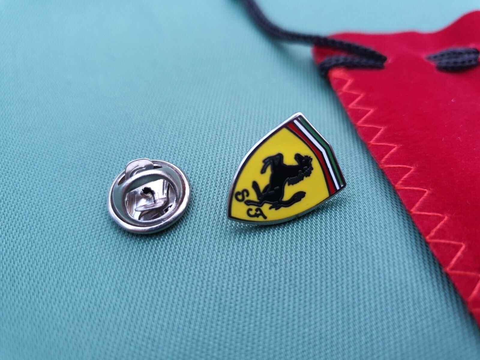 Pin brooch Ferrari Maranello porcelain accessory modern F40 360 Modena ...