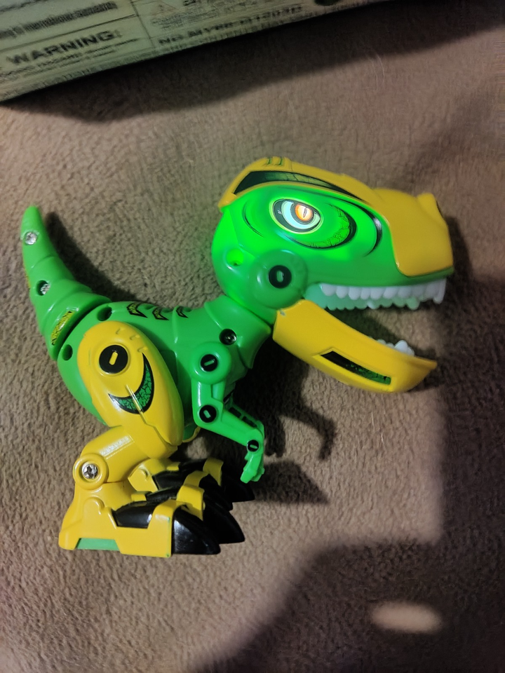 Die Cast T REX Dinosaur Green Yellow SARK Lights Moveable Body 5 ...