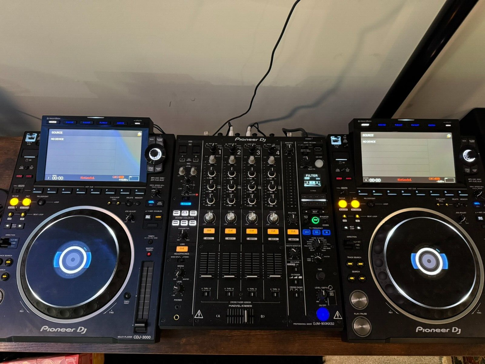 ULTIMATE DJ SETUP- PIONEER CDJ 3000 PAIR + DJM900 NSX2 MIXER + RMX 500 ...