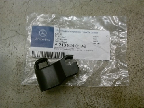 Genuine OEM Mercedes Benz E Class S210 Wagon Rear Wiper Arm Pivot Cap ...