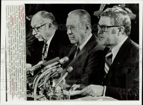 1972 Press Photo Raymond Shafer discusses marijuana study in Washington ...