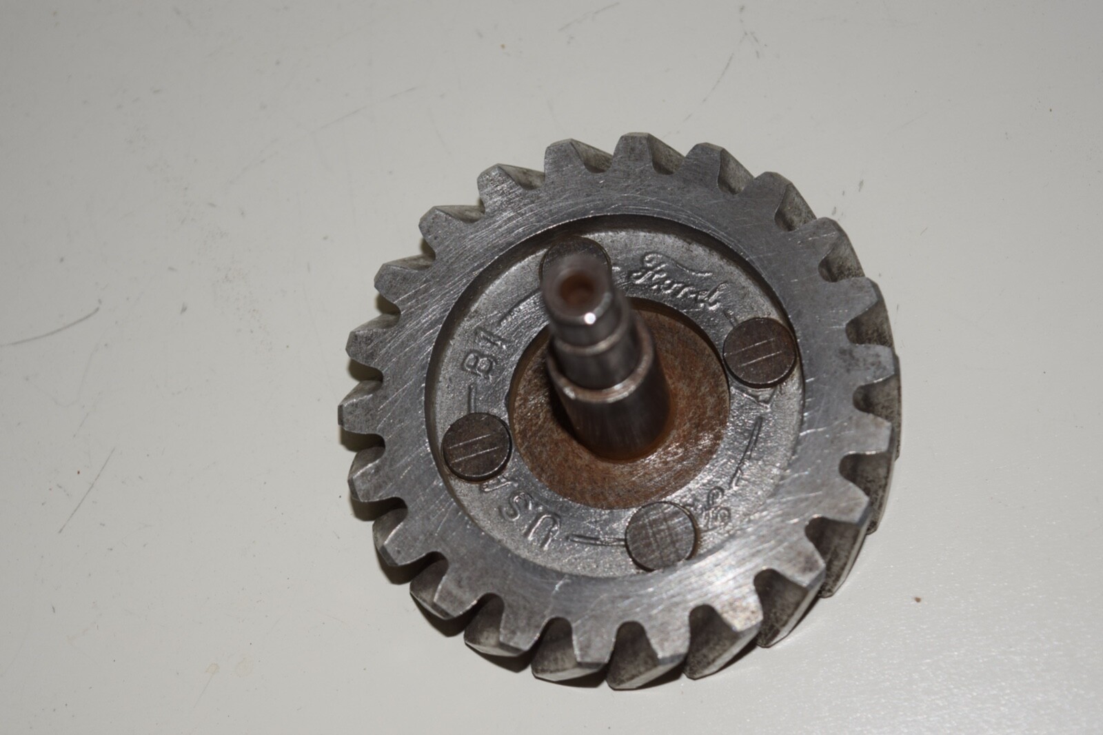 37 38 39 40 FORD flathead V8 60 hp Oil pump drive gear & shaft NOS 60hp ...