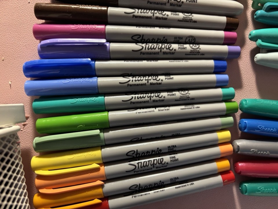 Lot Of 70 Sharpie Markers! Includes Fine Point, Metallic, Ultra Fine ...