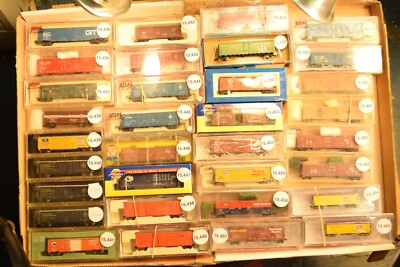 N Scale BOX CAR UP GN SF ATSF PFE WP BNSF SM MILW OP&E cars sold ...