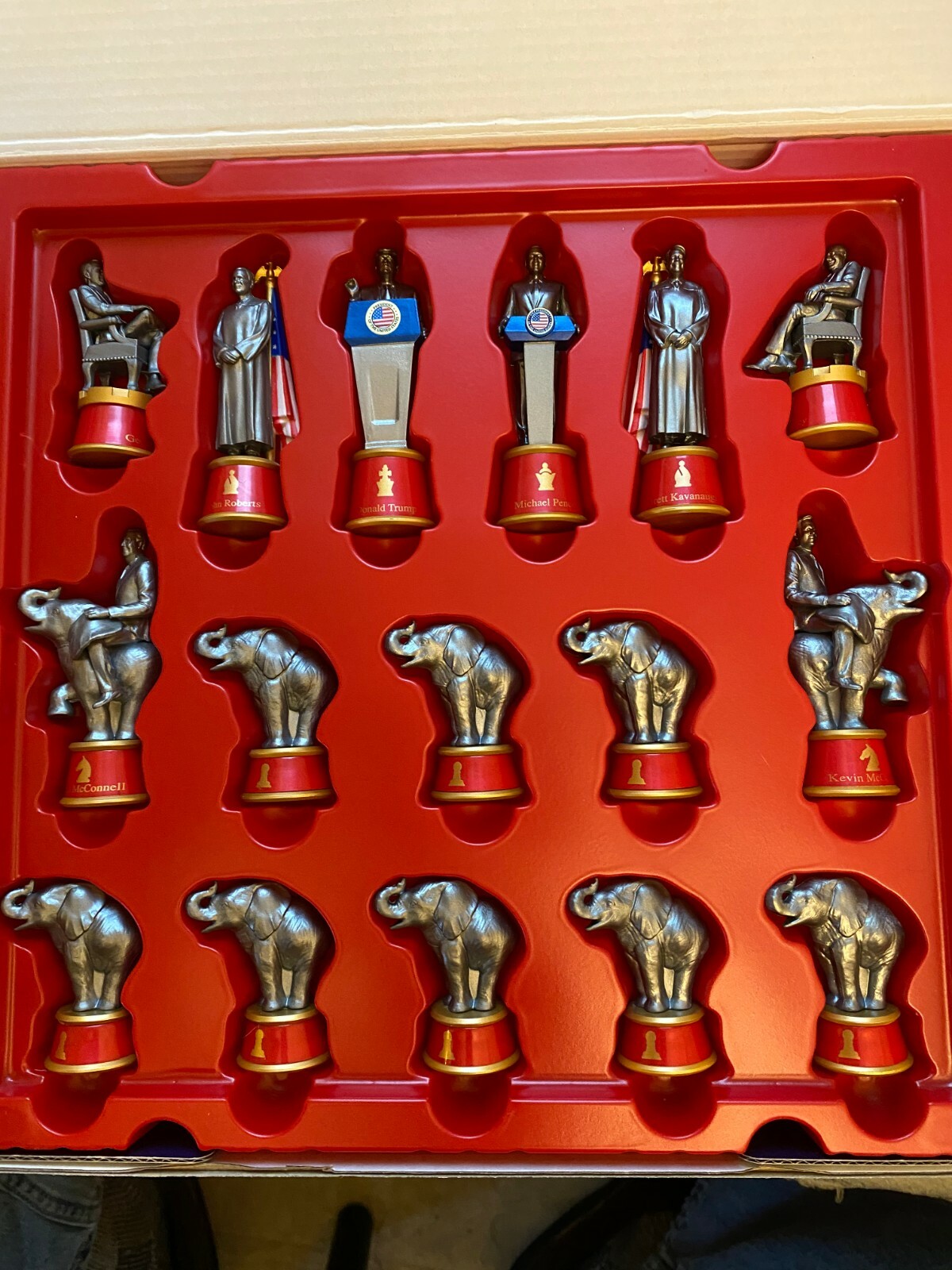 2020 Battle for The White House Chess Set Board Game Republican v ...