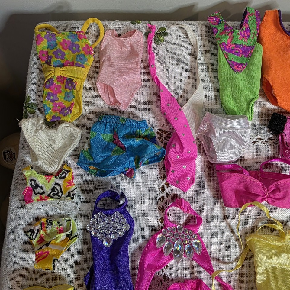 VINTAGE BARBIE/SKIPPER DOLL BATHING SUITS/MERMAID TAIL LOT 51 Pieces ...
