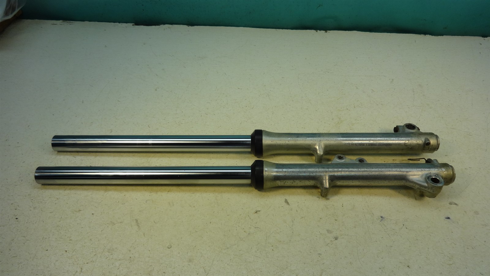 1981 Yamaha XJ550 Maxim XJ 550 Y367. front forks suspension #2 | eBay