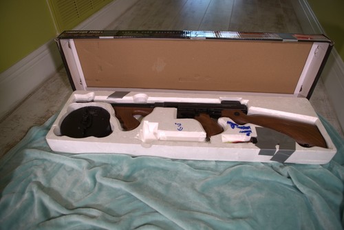 Airsoft CyberGun 1928 "Chicago Typewriter" Thompson Submachine Gun | eBay