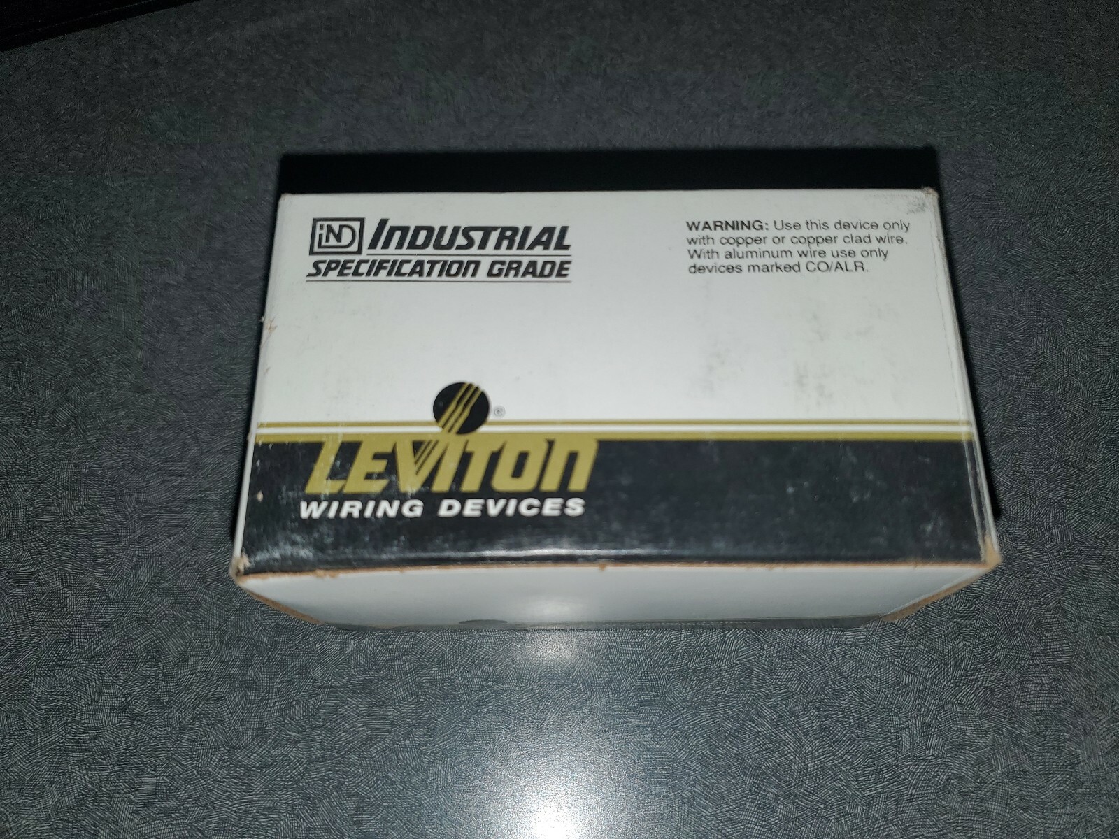 Leviton, Cat. No. 2431, 3-P, 4-W, Grounding Plug, Nylon Locking, 20A ...