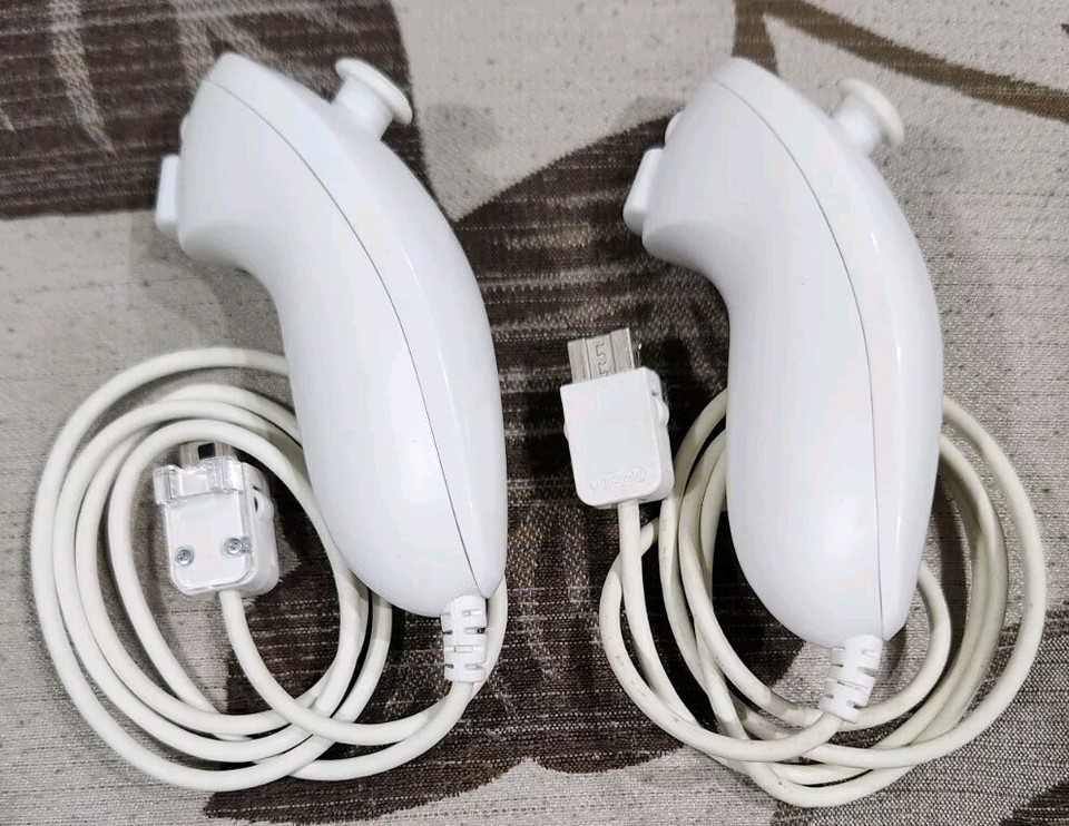 Official OEM Nintendo Wii Nunchucks - White - Lot Of 2 | eBay