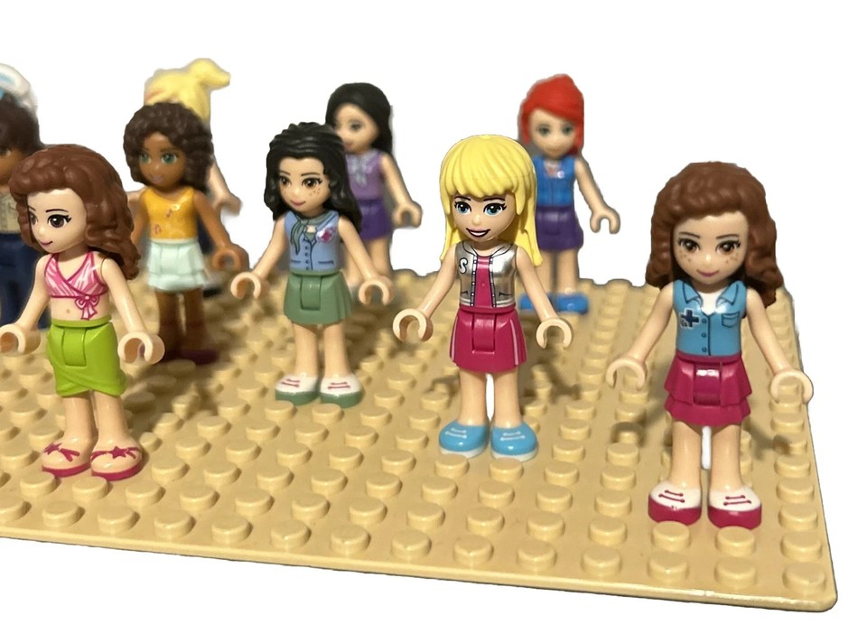 LEGO Minifigure Friends 6 Pack – Random New Minifigures from LEGO ...