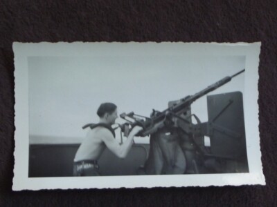 SHIRTLESS WW2 U.S NAVY SEAMAN AT TRIGGER OF 50 CAL. MACHINE GUN 1940's ...