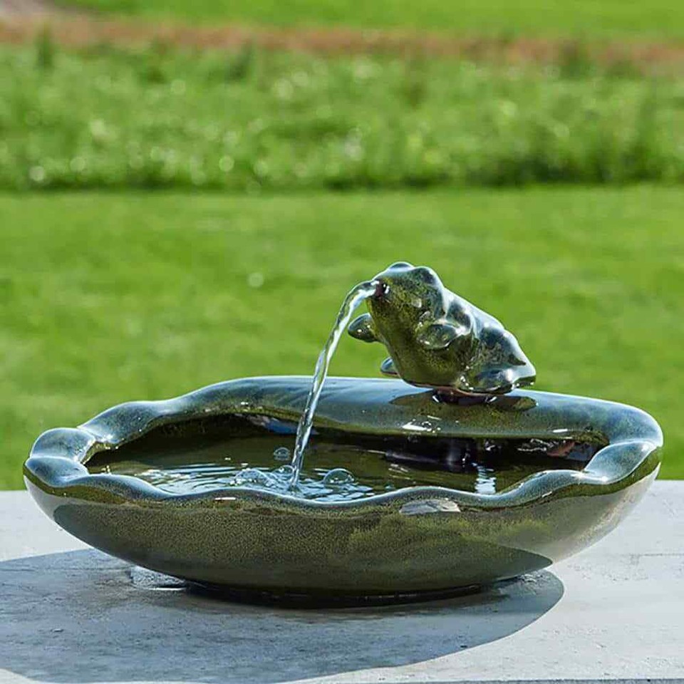 Solar Power Frog Fountain Patio, Garden, or Balcony Decor Glazed Green ...