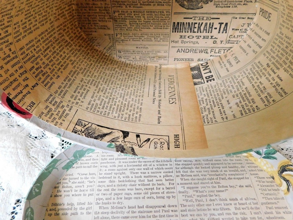 ANTIQUE PRIMITIVE WALLPAPERED BAND BOX W NEWSPRINT LINING | eBay