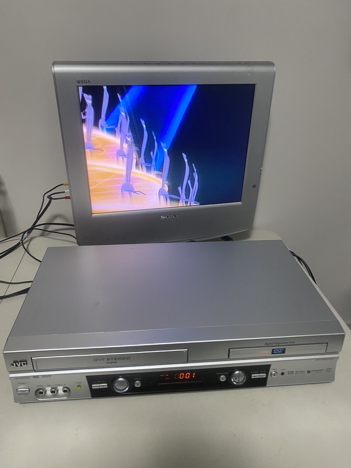 JVC DVD/VCR Video Cassette Recorder VHS Player Combo HR-XVC25U No ...