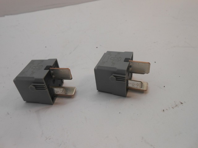 MERCEDES BENZ HELLA Relay OEM 4ra 007 793-07 A0025422619 for sale ...