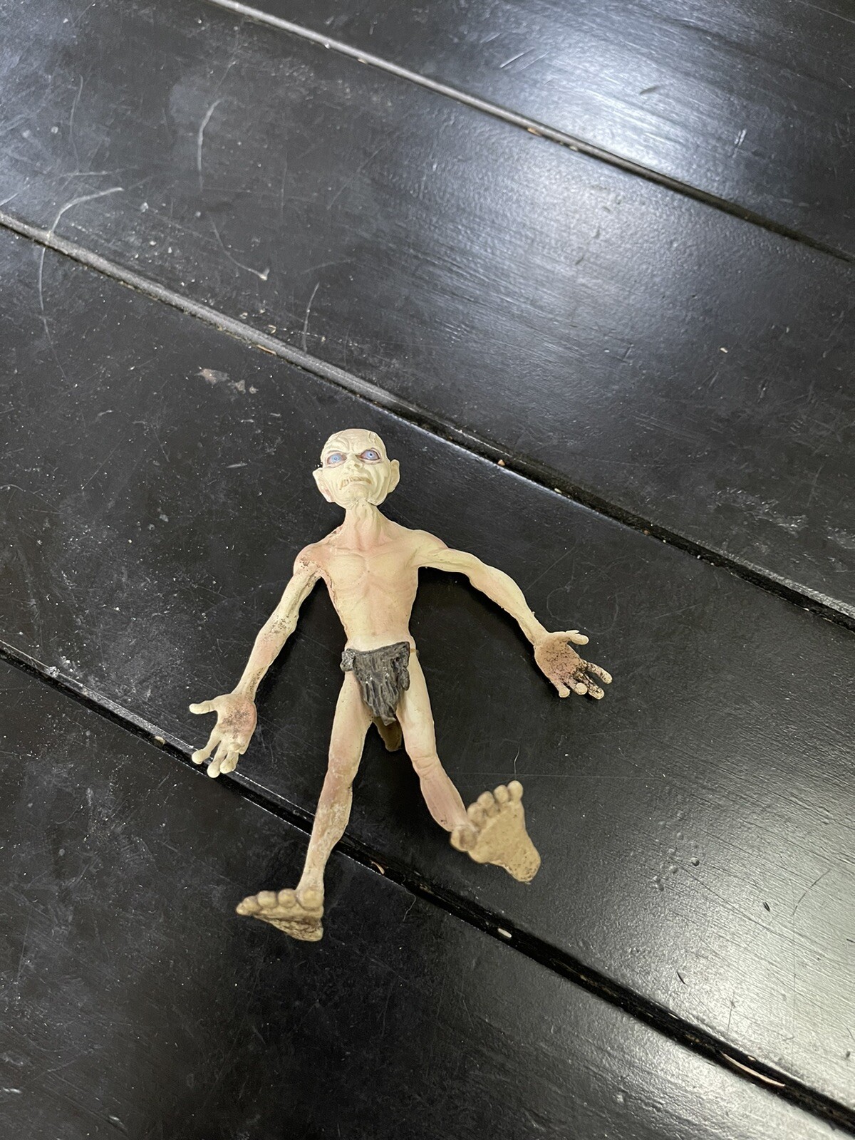 LORD OF THE RINGS GOLLUM ACTION FIGURE TOY BIZ WITHOUT BASE GREAT ...