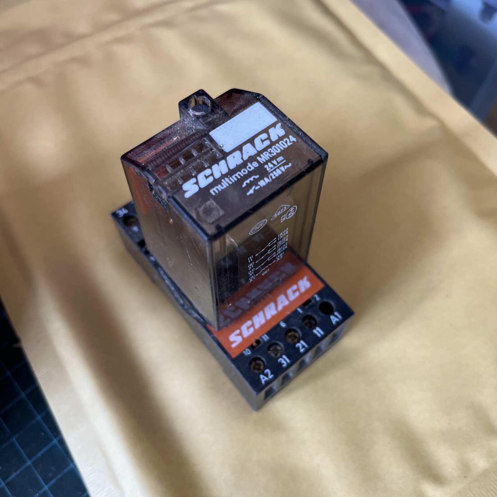 X Schrack MR301024 Multimode 11 Pin Relay & Socket 10 Amp for sale online | eBay