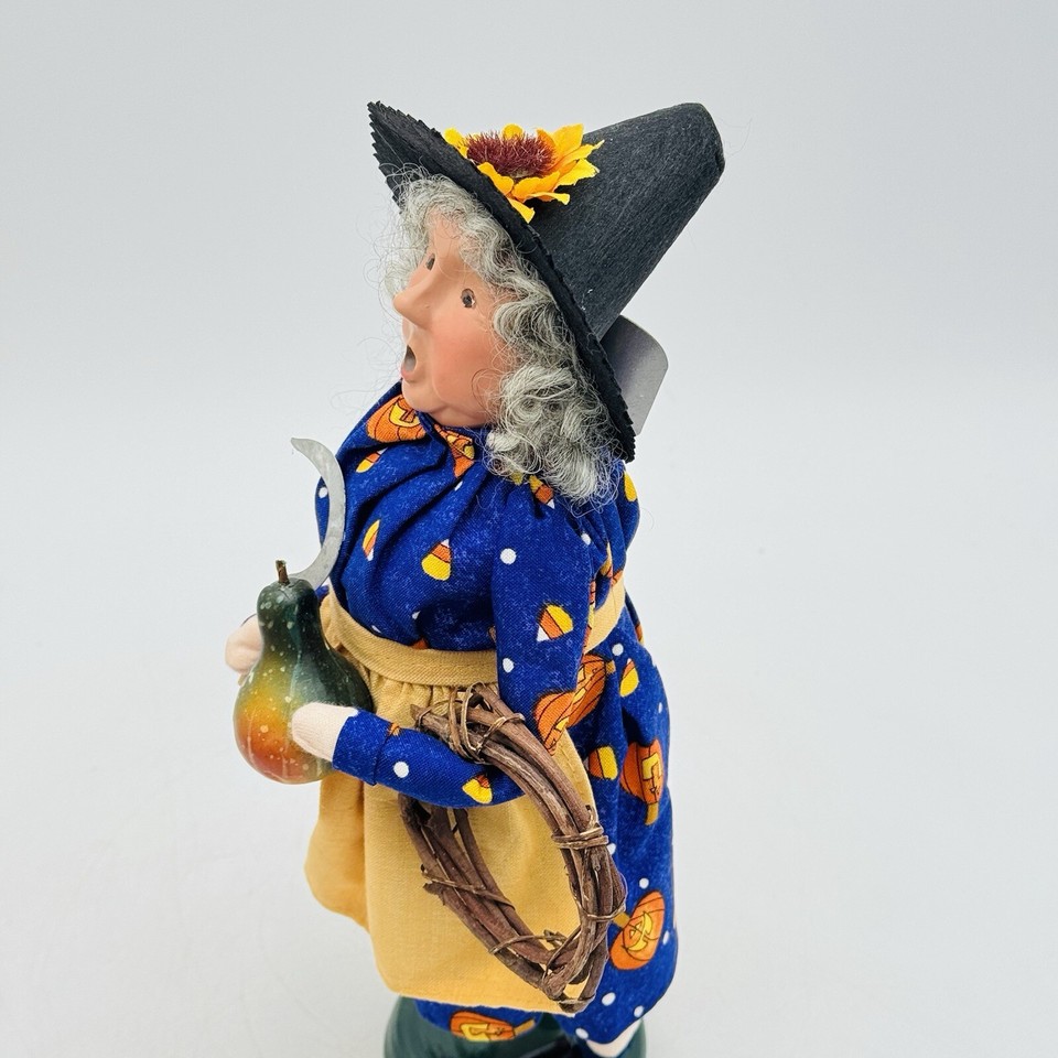 Byers Choice Halloween Caroler Garden Witch Figurine Holding Squash ...