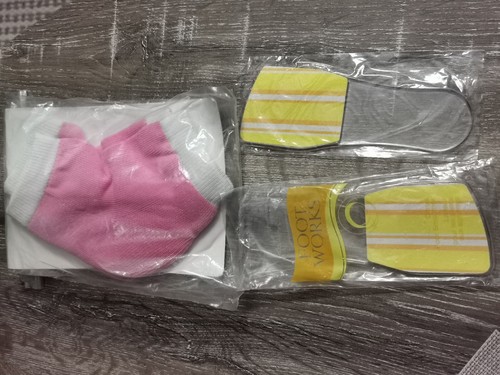 Avon Foot Works Heel Socks and Two Emery Board Heel Filers | eBay