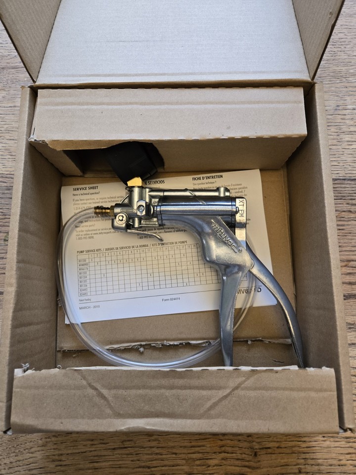 Mityvac MV8510 Silverline Elite Hand Pump Vacuum Pump with Gauge and ...