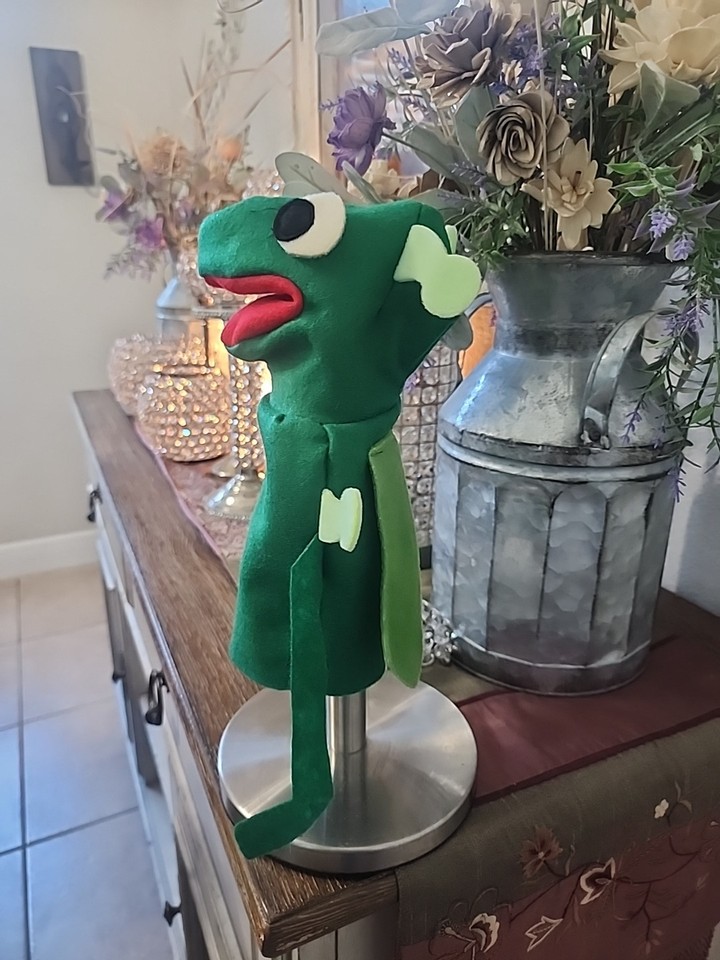 Baby Einstein Green Grasshopper Handmade Puppet. Kids. Insect. Fun. | eBay