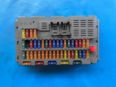 BMW Mini One/Cooper/S Footwell Fuse Board/Box (Part #: 6906626) R50/R52 ...