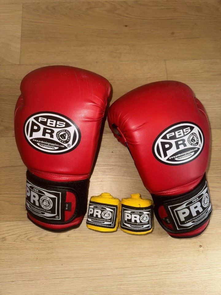 PBS Pro Boxing Gloves And 2 Wraps | eBay